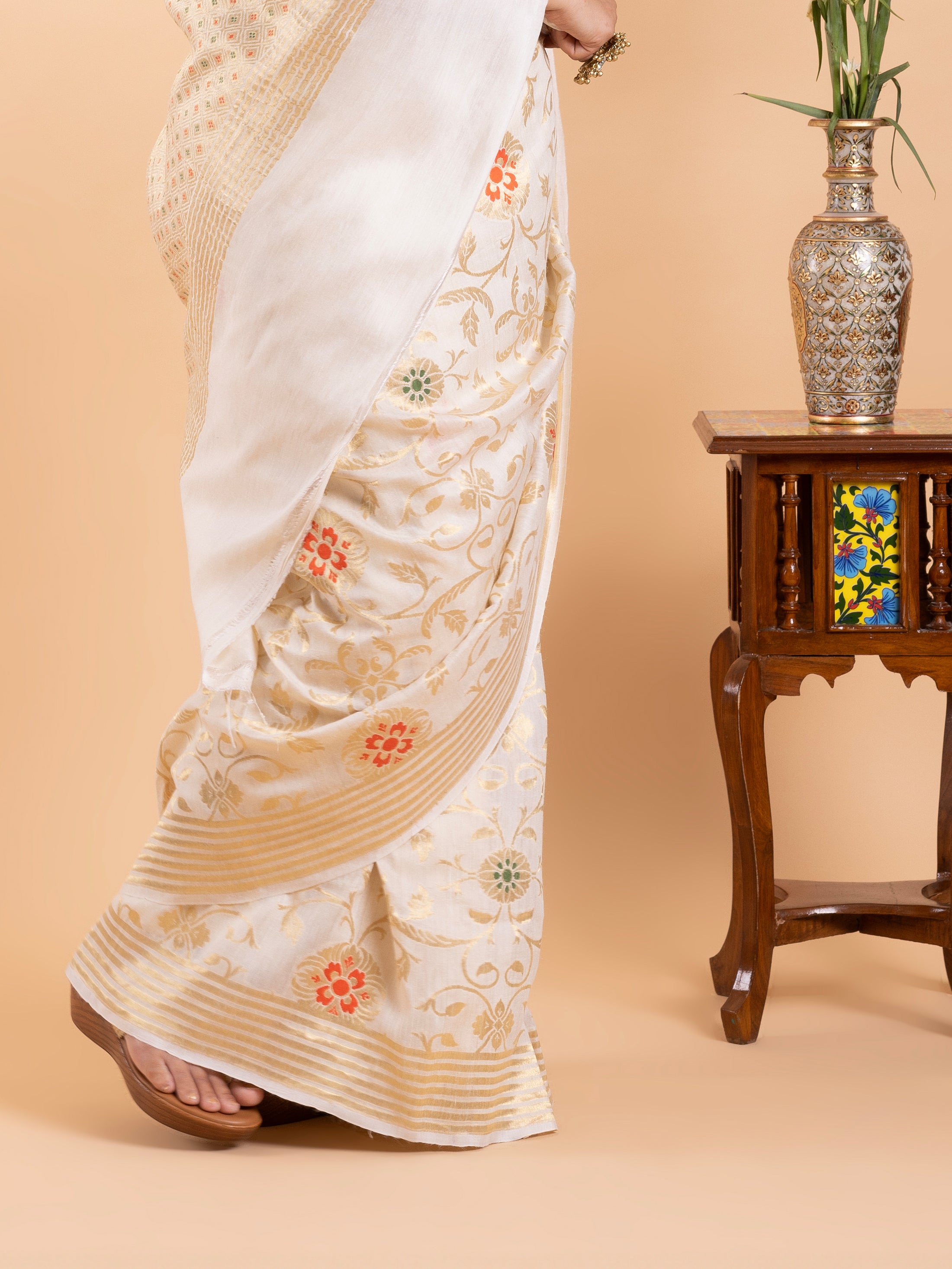 Sundari – SUNDAARI